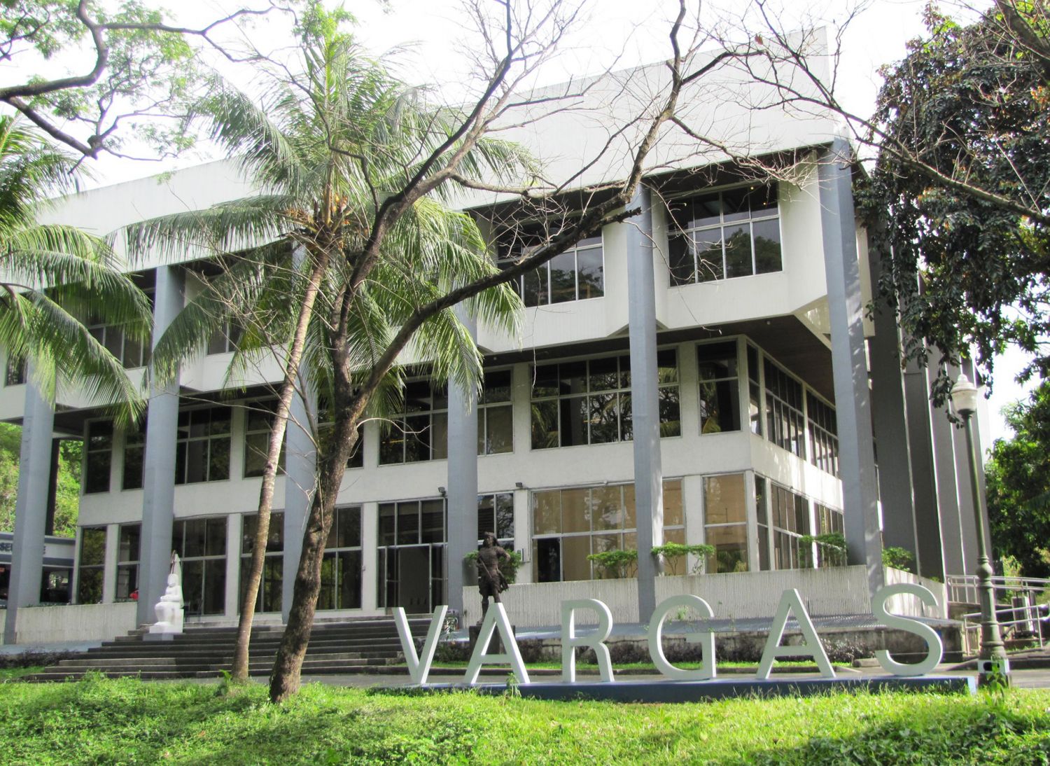Dr Patrick Flores on What the Philippine Art Scene Needs Today | Tatler ...