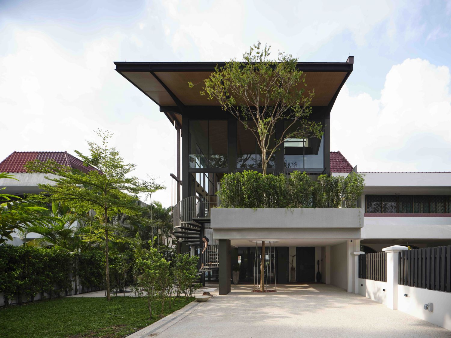 A Modern 'Kampung' House in Singapore With Beautiful Staircases ...
