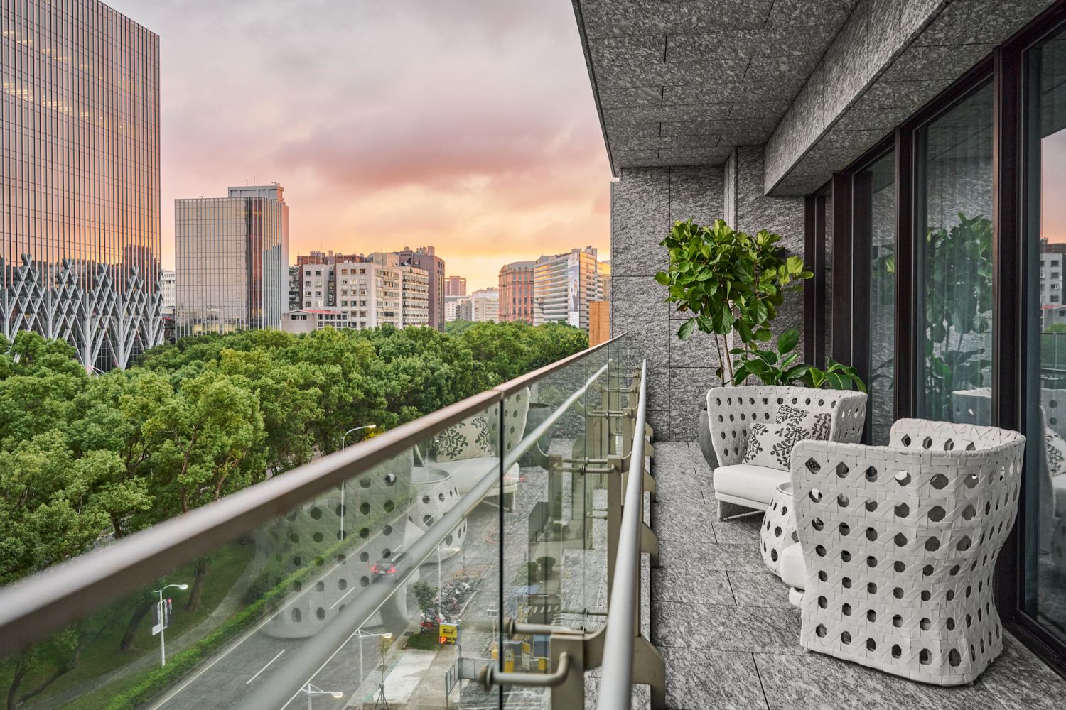 Home Tour: Inside Hong Kong Design Powerhouses Ed Ng and Terence Ngan’s ...