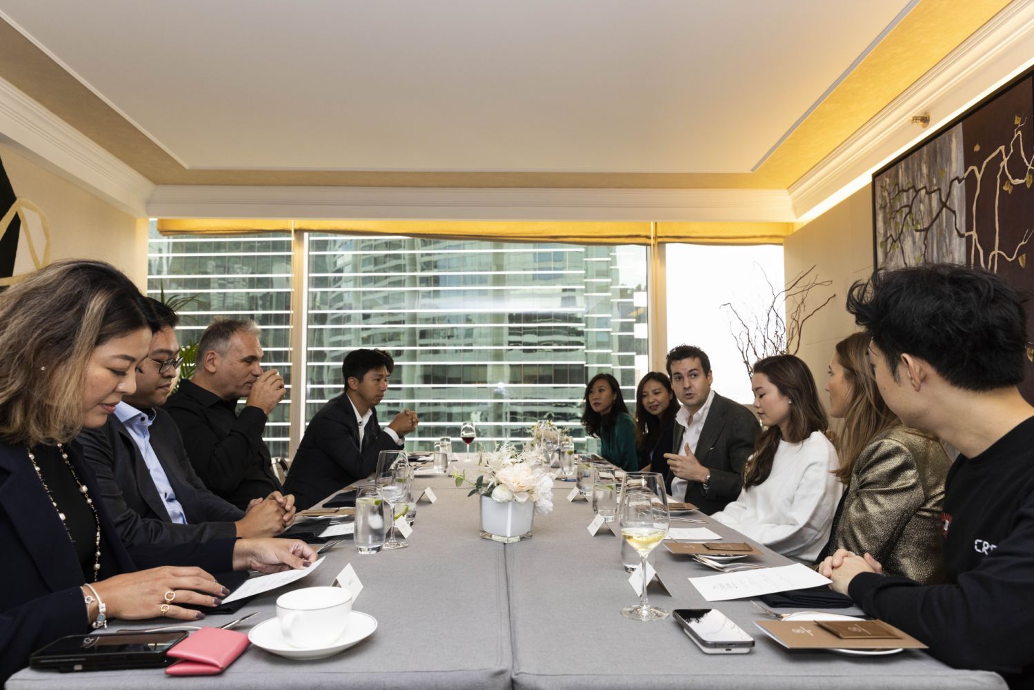 Hong Kong Entrepreneurs Join Roundtable Discussion with Foreo Founder ...