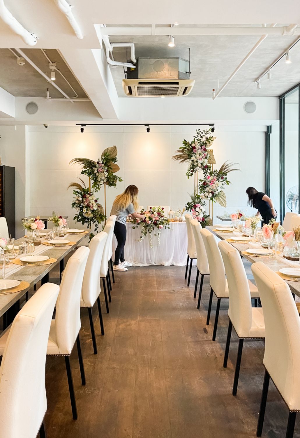 Bondi & Bourke: Australian Comfort Food, Steaks, Lobsters, Oysters and ...