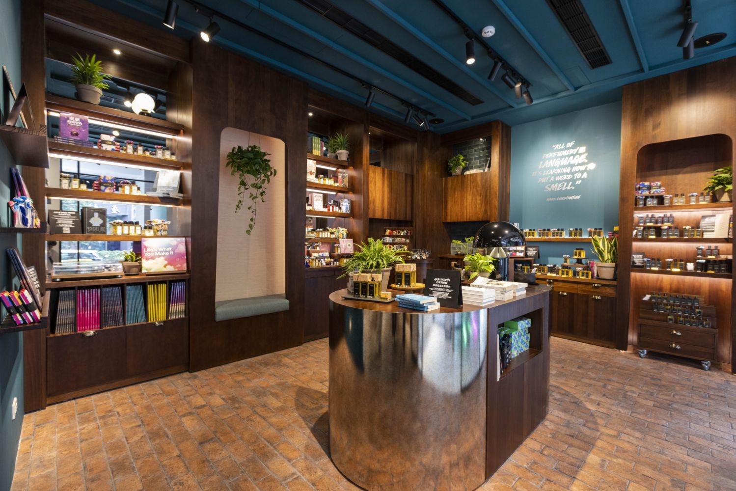 Lush香水圖書館在台開幕！亞洲僅3家、香水圖書館限定5款香水 | Tatler Asia