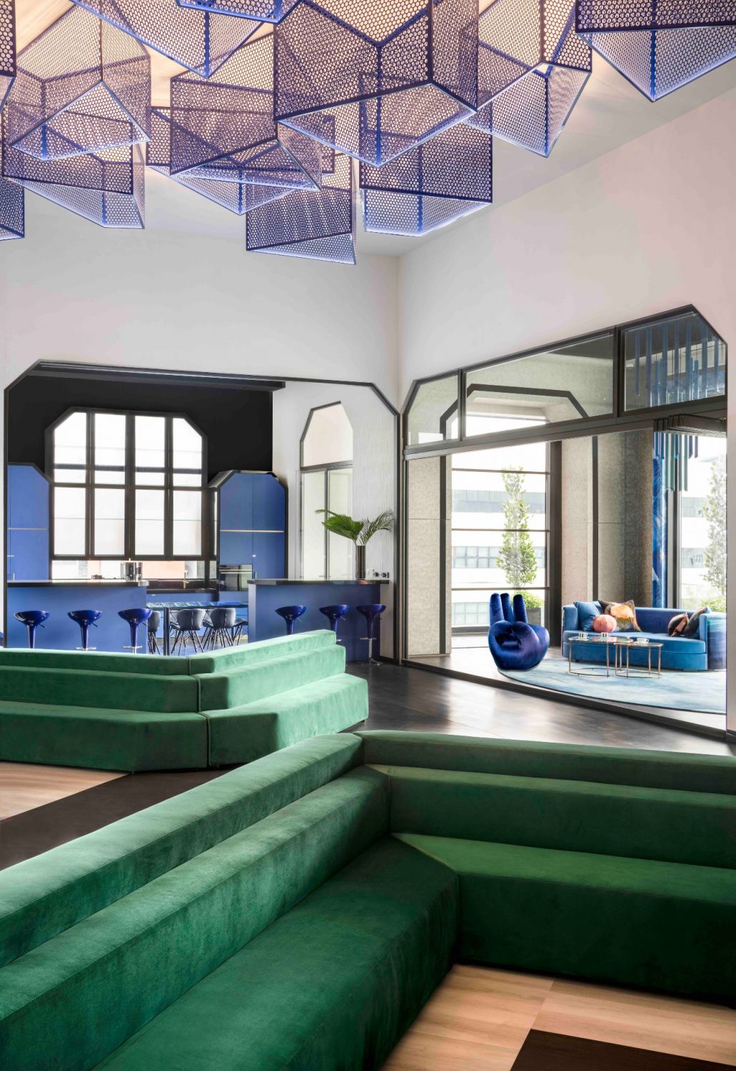 Inside the Beautiful Showroom of Glass Company Sapphire Windows ...