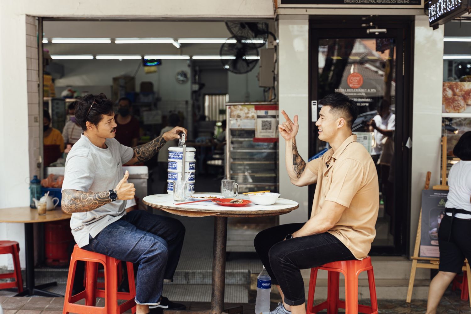 Marc Le and Aaron Chan's Hawker Food Hunt on the Next-Gen Ford Ranger ...
