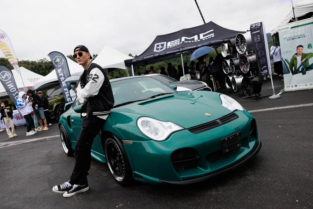 EMC首辦汽車嘉年華！Porsche 996 為什麼翻紅？王陽明耗時18個月改裝「復古綠」高級優雅保時捷996亮點揭露！ | Tatler Asia