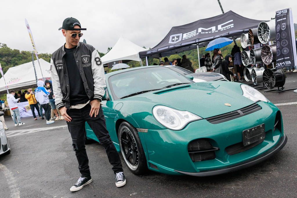 EMC首辦汽車嘉年華！Porsche 996 為什麼翻紅？王陽明耗時18個月改裝「復古綠」高級優雅保時捷996亮點揭露！ | Tatler Asia