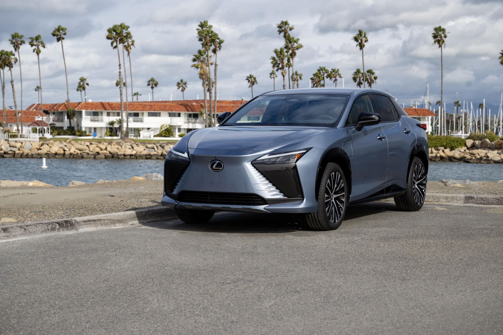 Elevating green mobility: The all new Lexus RZ 450e redefines ...