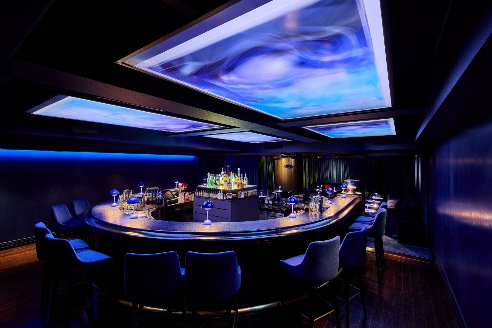 New entertainment bar Lips Cocktails & Theatre at Grand Hyatt ...