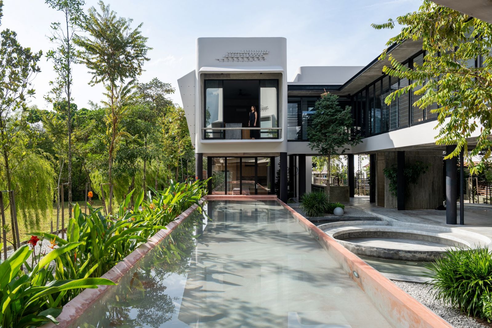 Home tour: A stunning Brutalist Malaysian Home with futuristic design ...