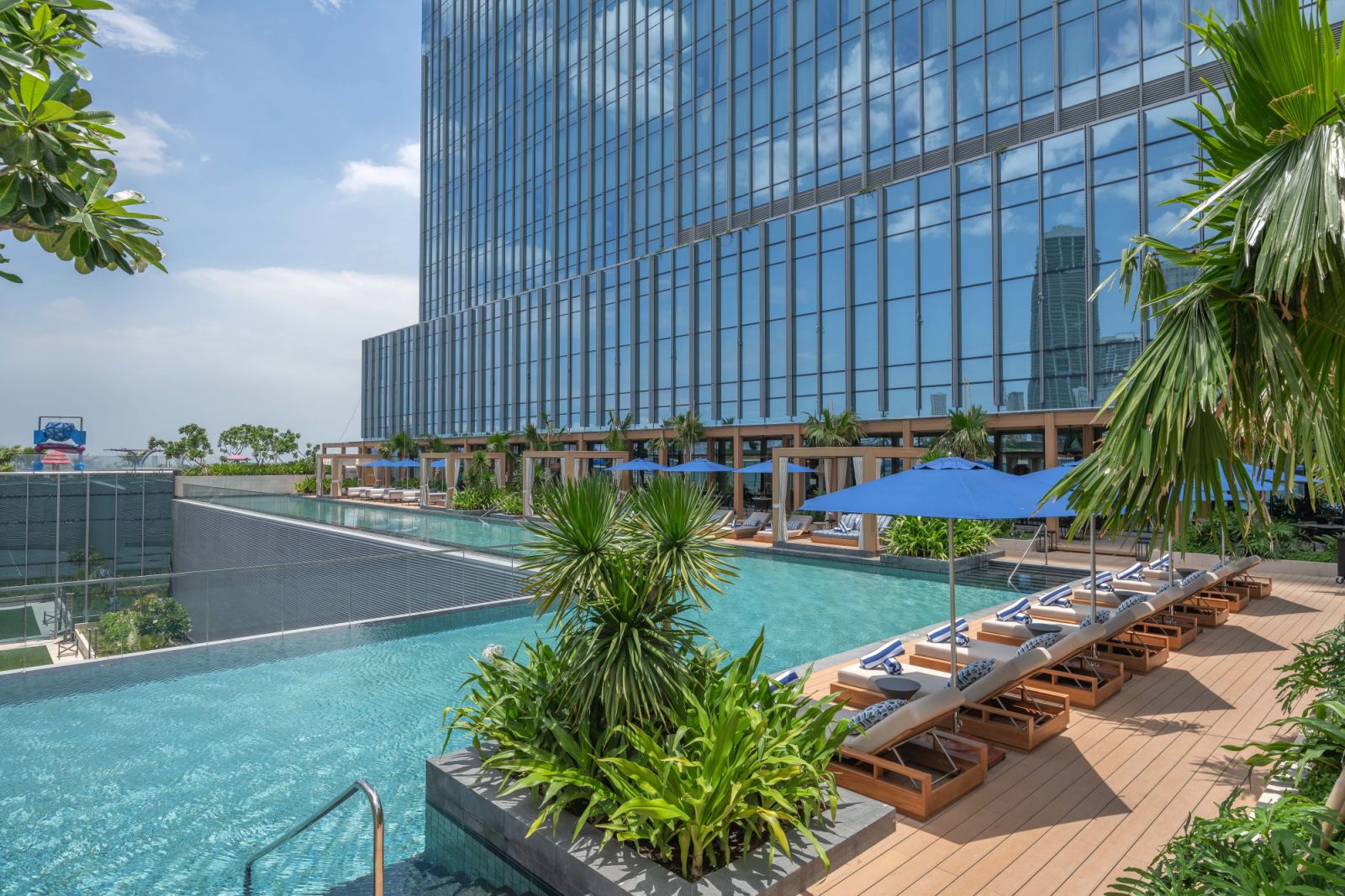 Here's everything you need to know about the new Solaire Resort ...