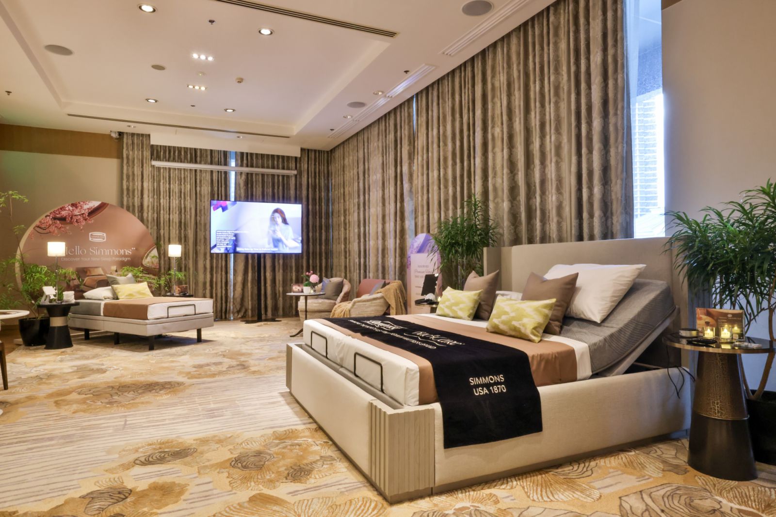 Tatler enjoyed a relaxing night with Dexterton and Simmons | Tatler Asia