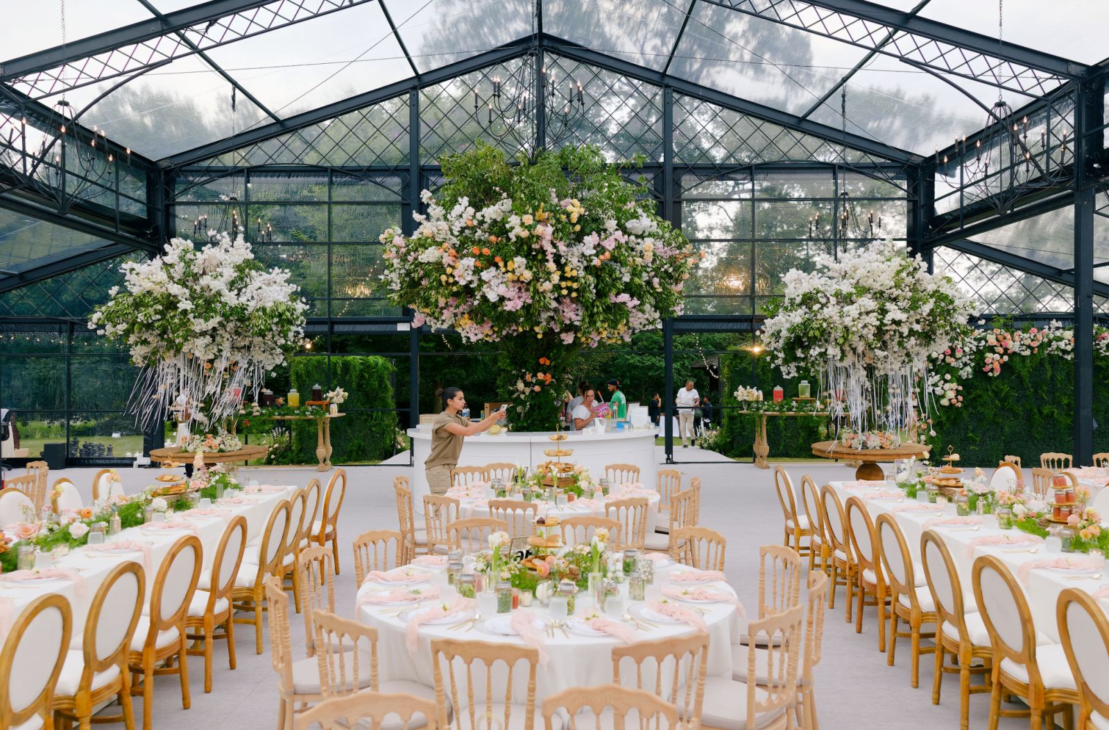 Inside Lyly Mitchell-Teoh and Ben Teon’s stunning wedding filled with ...
