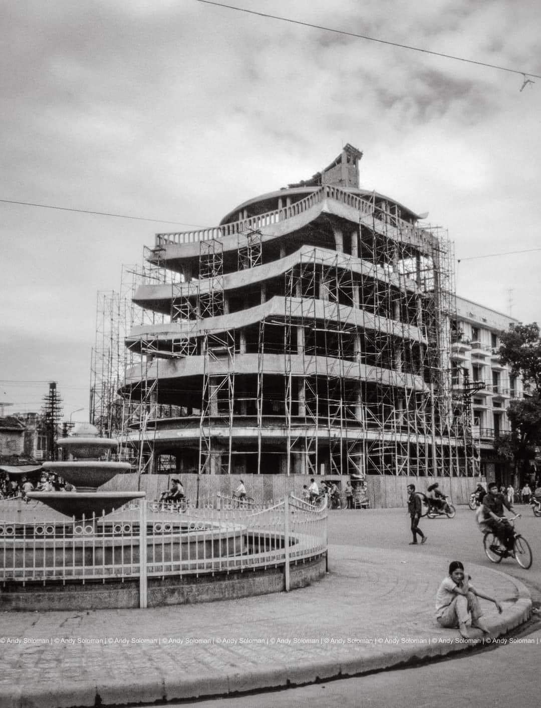 Shark Jaws of Hoan Kiem Lake is about to be demolished – The building ...