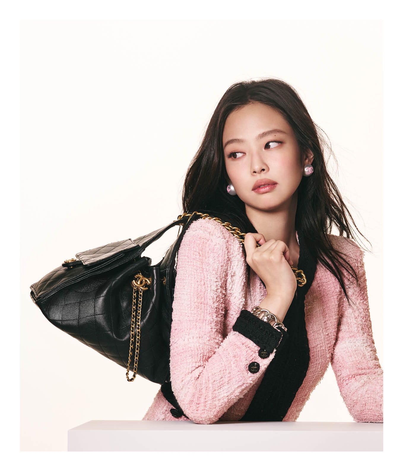Jennie ikut jejak Dua Lipa dengan Chanel | Tatler Asia