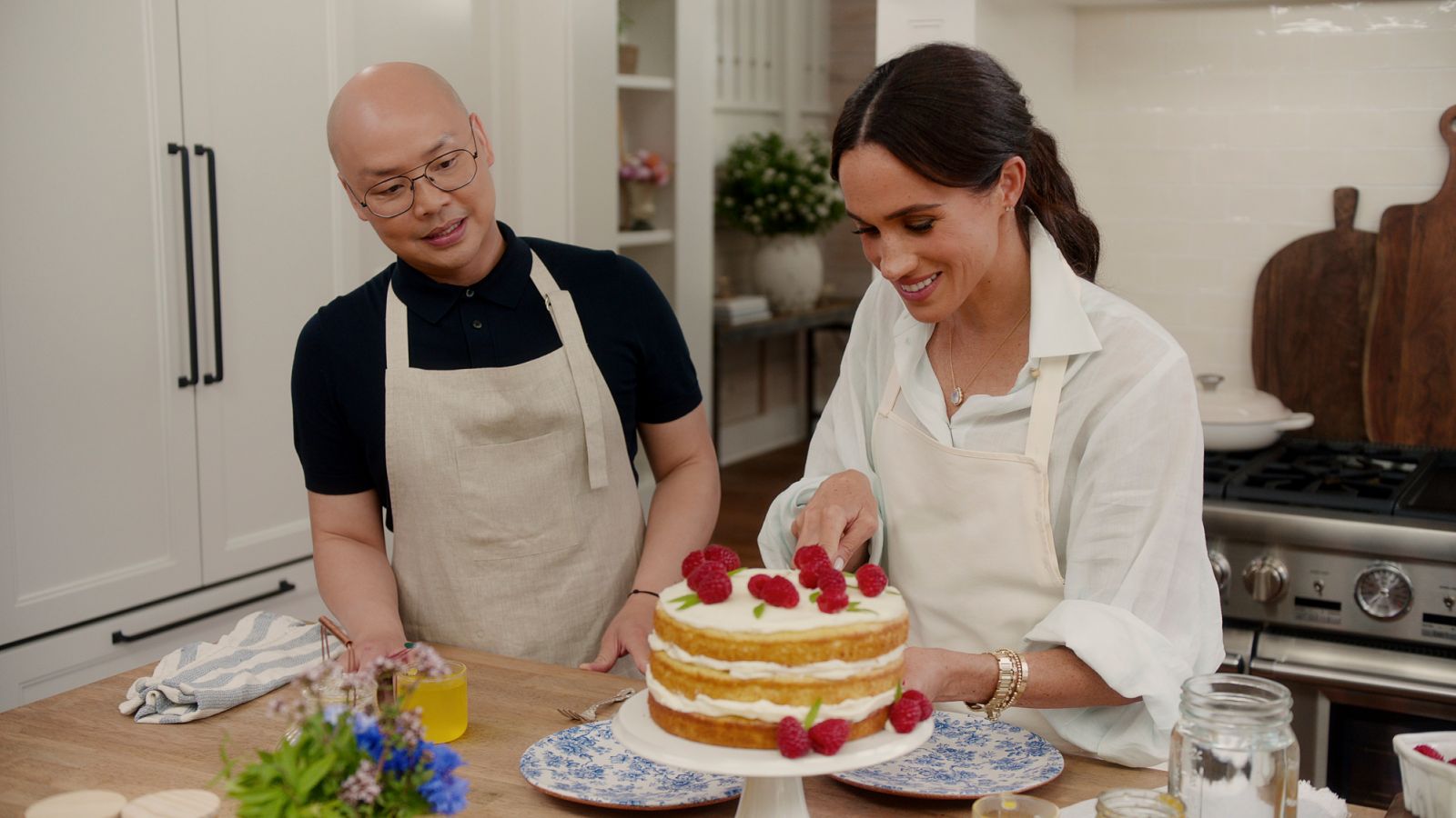 Cooking Celebrities 60 Photos - Moonagedaydream.film
