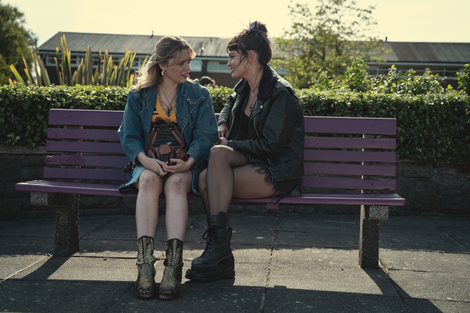 10 TV shows that capture the awkwardness of dating and falling in love ...