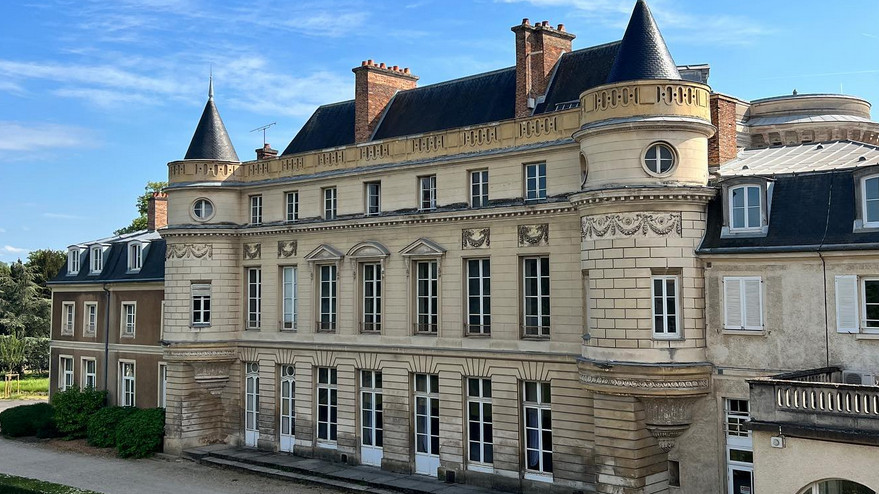 7 French boarding schools offering world-class education and culture ...