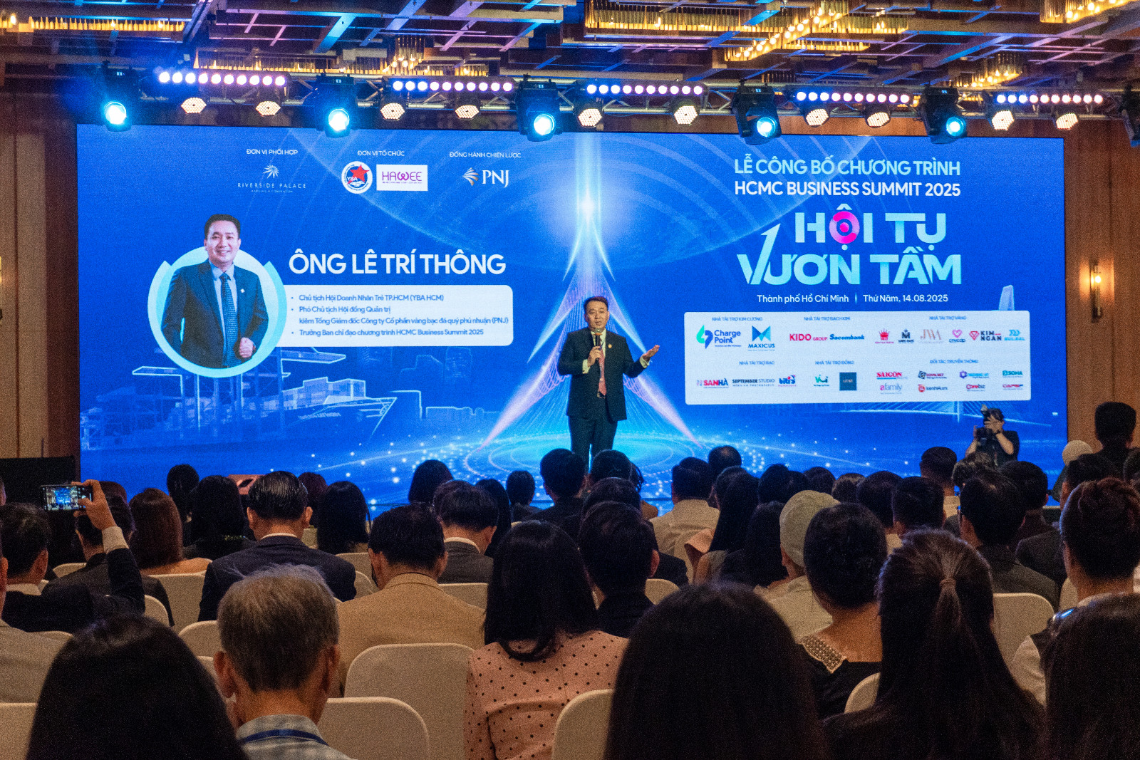 Leaders Forum 2025 tổ chức “High-touch vs High-tech: Humanity x AI x Impact” | Tatler Asia