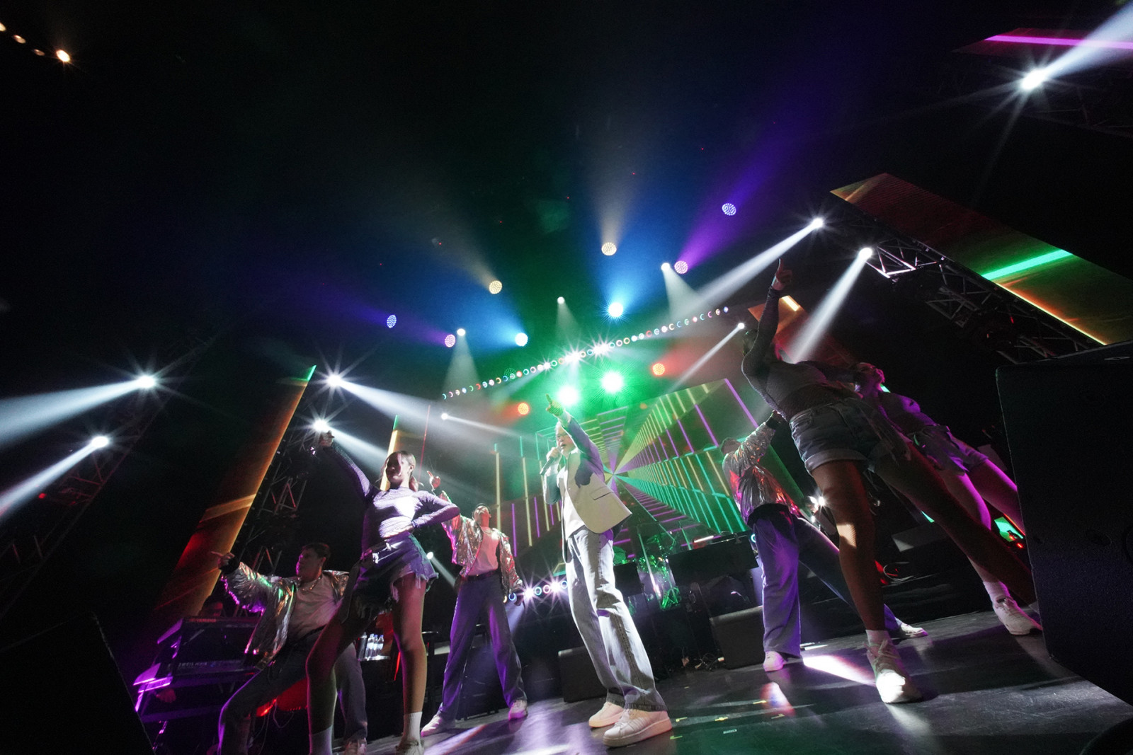 Raymond Lauchengco celebrates 60th birthday with ‘Everybody Loves ...
